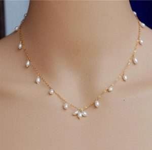 Simple pearl necklace design